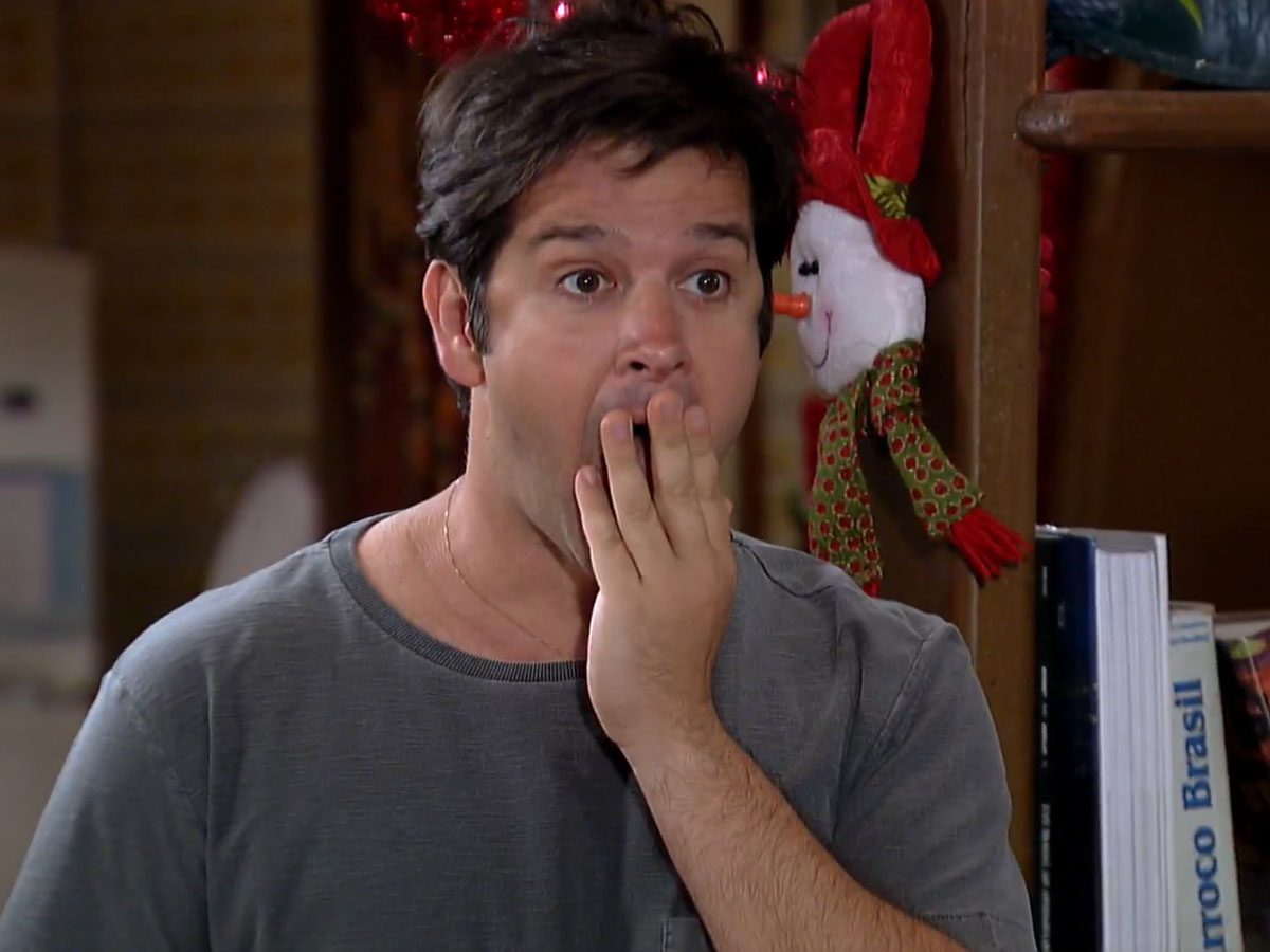 Ti-Ti-Ti: Vestido de Jacques Leclair, Ari tenta seduzir Jaqueline