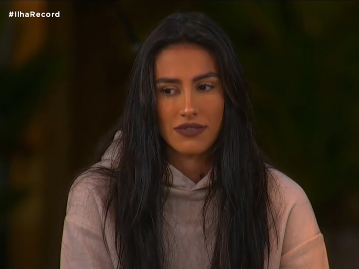 Ilha Record: Any comenta sobre seus transtornos mentais