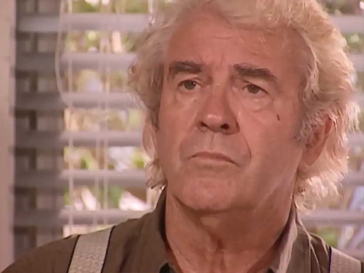 O Clone: Albieri surta, desaparece com Léo e choca família