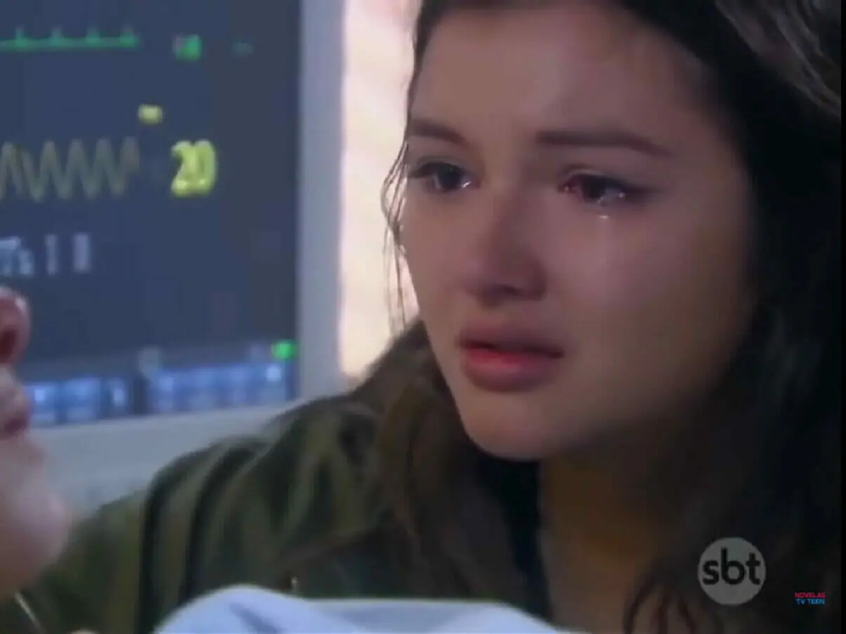 Carinha de Anjo: Cassandra descobre que é filha de Vítor