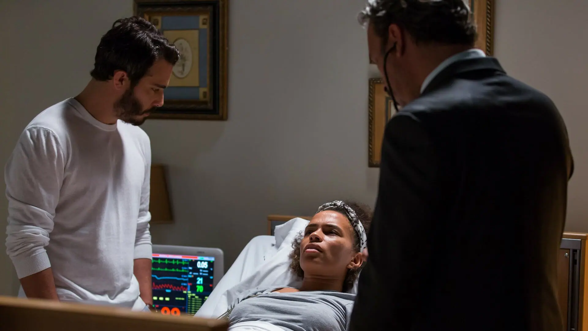 Em Valor da Vida, Vasco decide ficar com Carolina e faz de tudo para salvar a vida da mulher